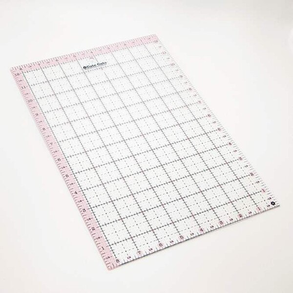 Lori Holt Cute Cuts™ Ruler 8 1/2" x 12 1/2" | Riley Blake Designs